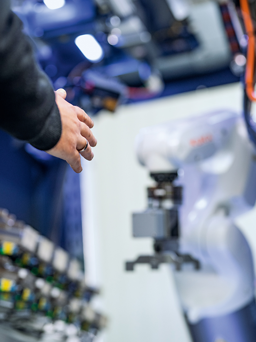 Safety delivered promptly - Mensch und Automation